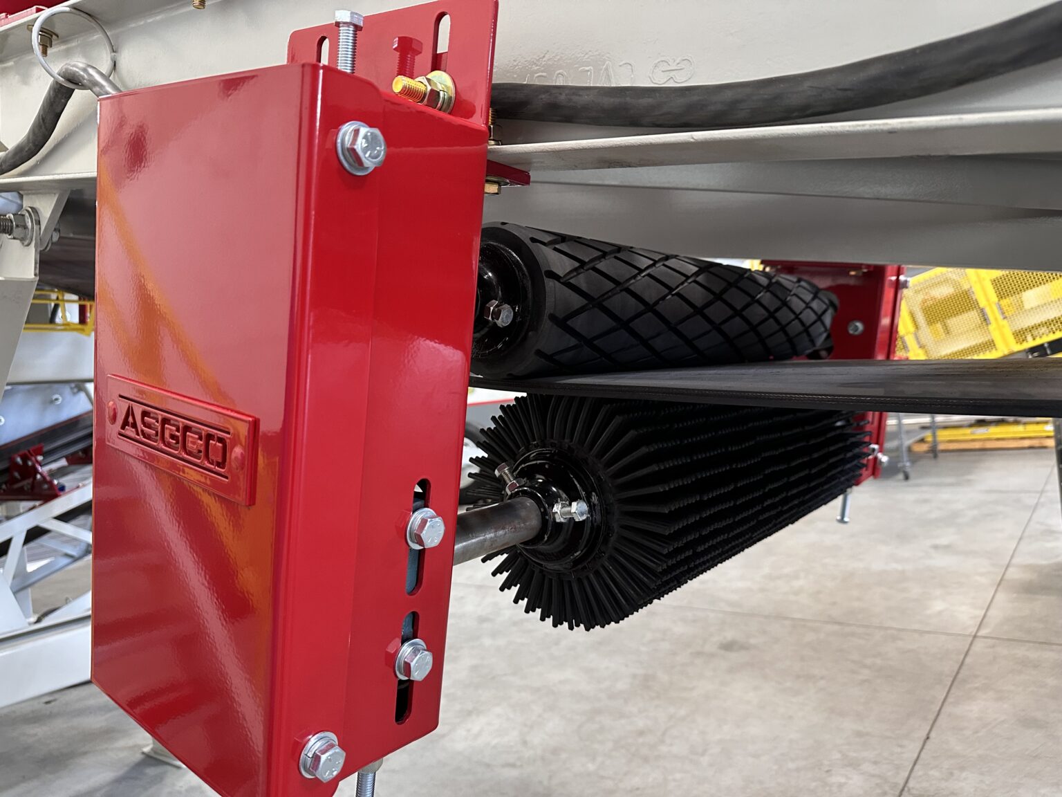 Bronco™ Brush Conveyor Belt Cleaner – ASGCO